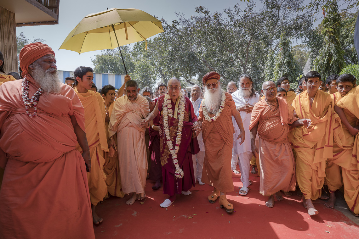 Visit to Sri Udasin Karshni Ashram in Mathura | The 14th Dalai Lama